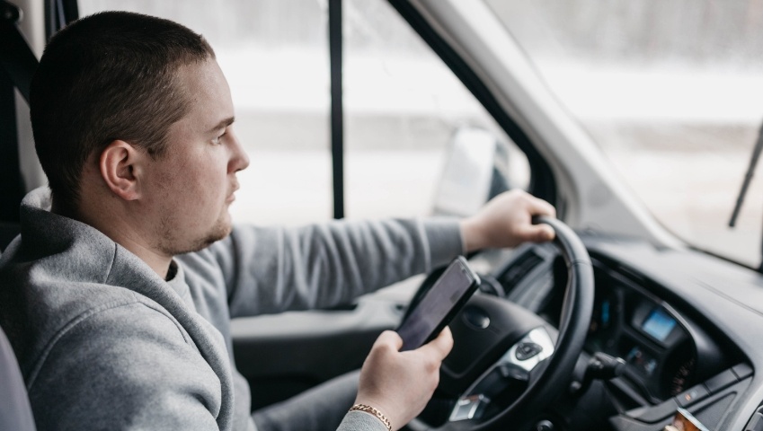 Truck Accident Lawyers Identify & Prove Distracted Driving